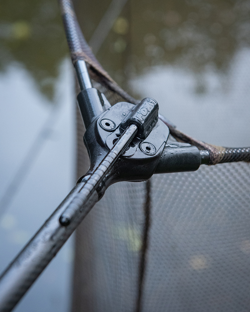 Fox Lever-lok Landing Net • NEXT DAY DELIVERY • TT